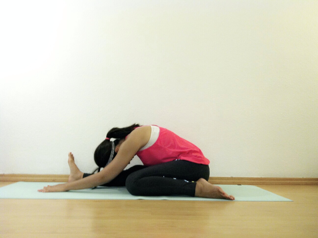 OH YOGA: Hero Pose (Virasana)