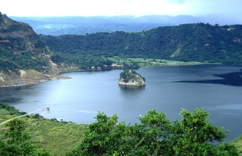 TAAL ... BULACAN AT MAYON