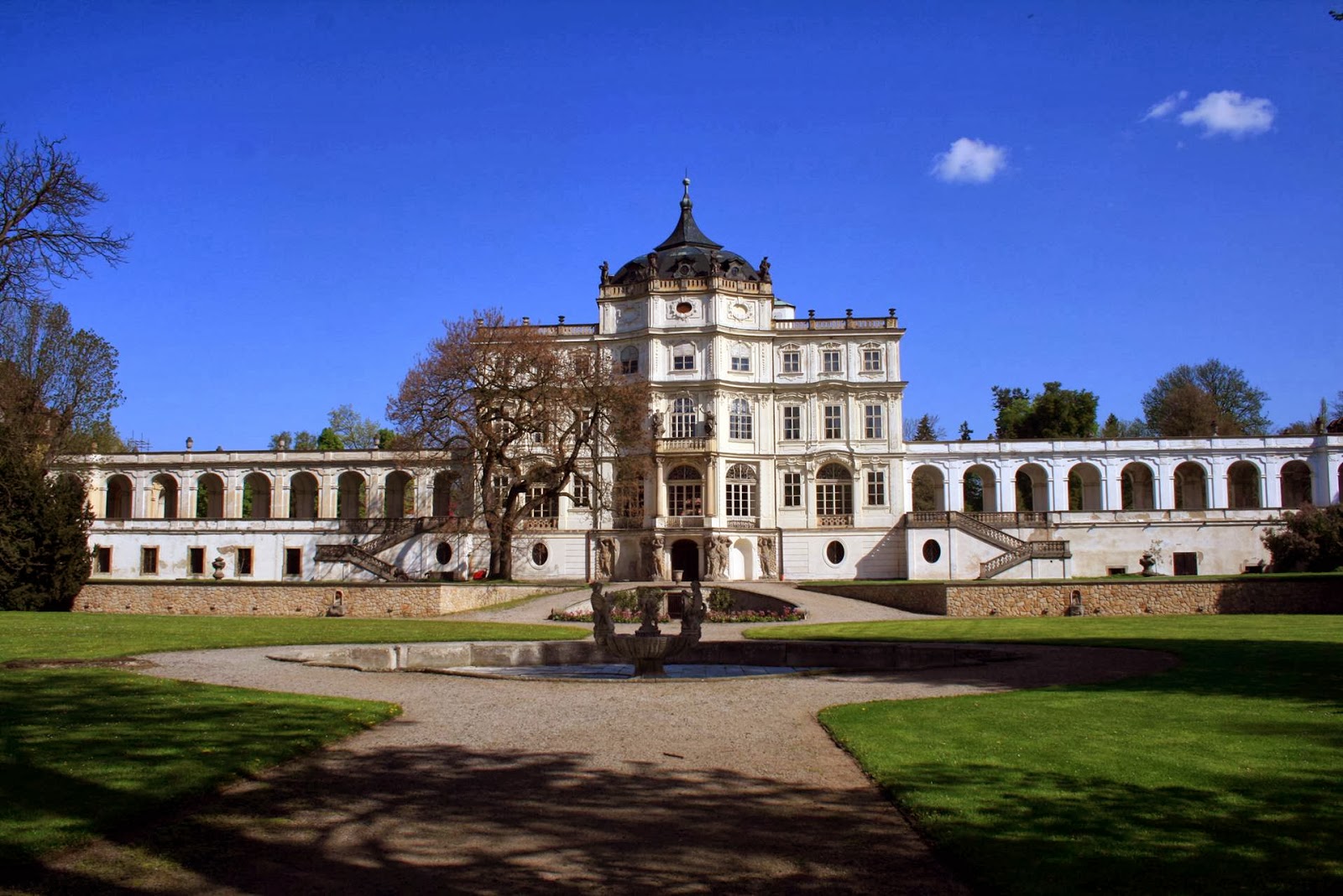 The Musketeers: Locations Revealed ~ Kuriositas