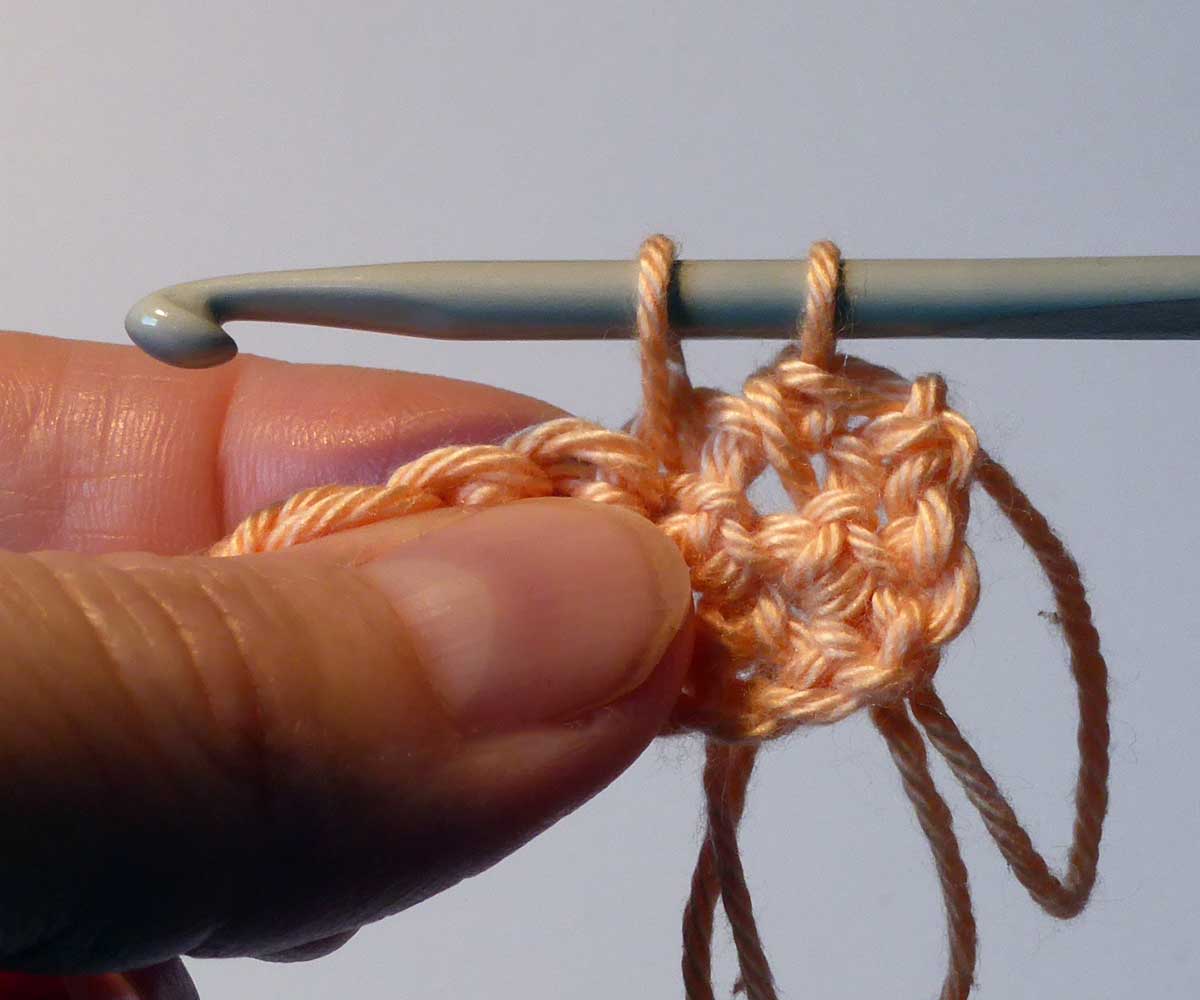 Tutorial: Locked Loop Stitch - StoneGnome