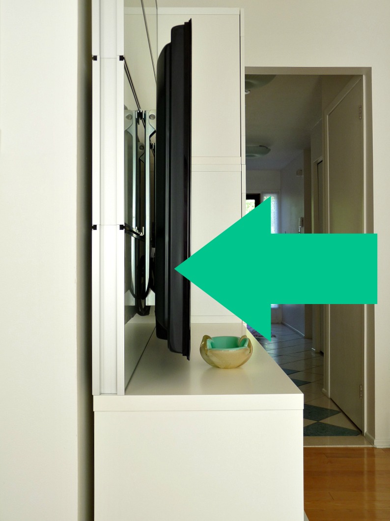 Reader Q: Our Television Solution | Dans le Lakehouse