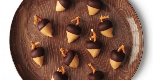Chocolate Peanut Butter Acorn Candy for Thanksgiving