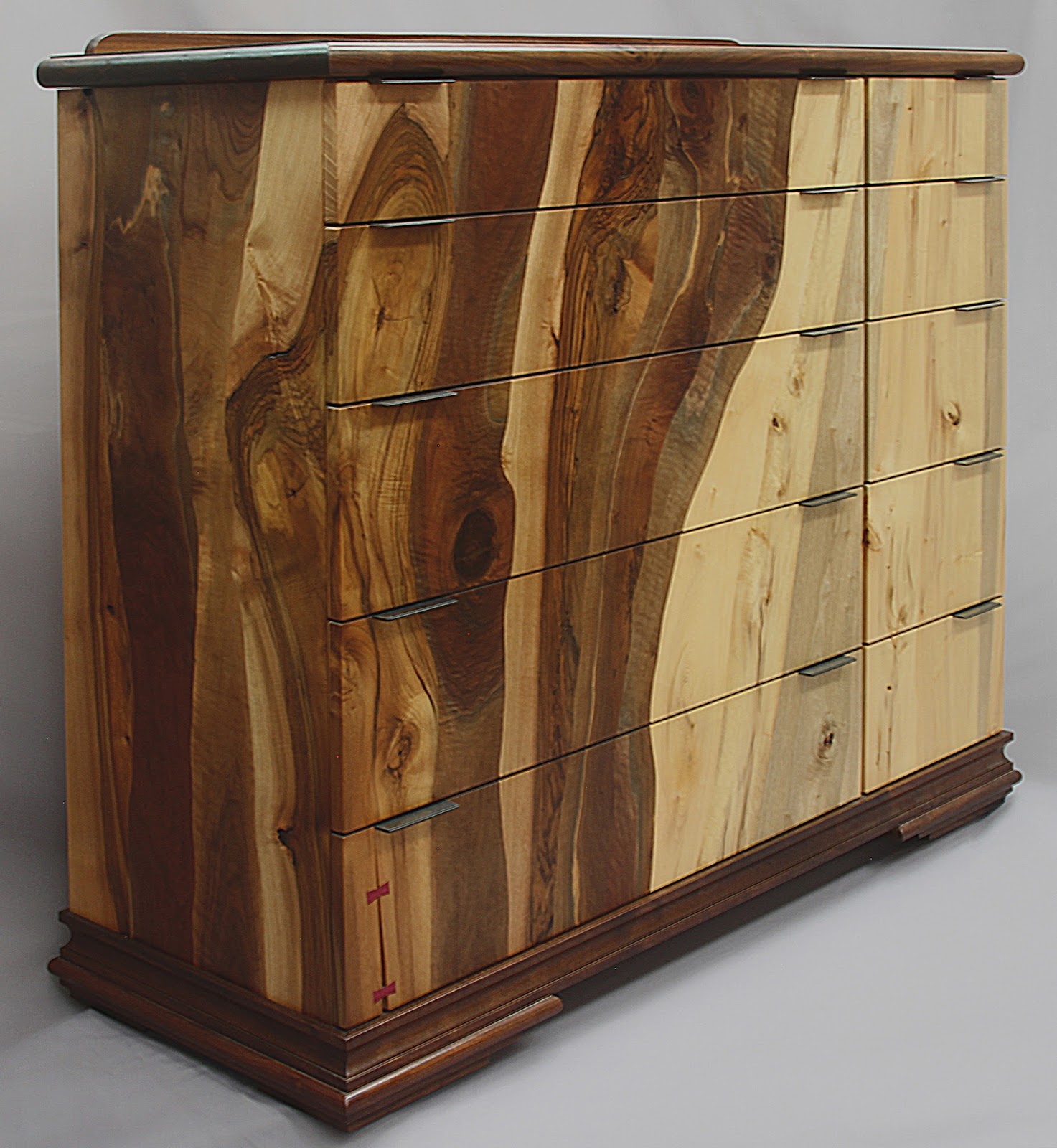 Inventia Design Custom Furniture : 607 Captured Live-Edge