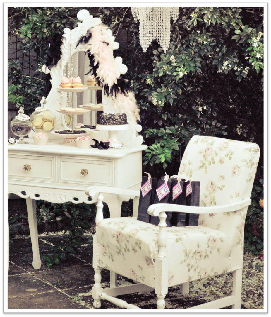 ONE LOVELY DAY: divine dress up party...