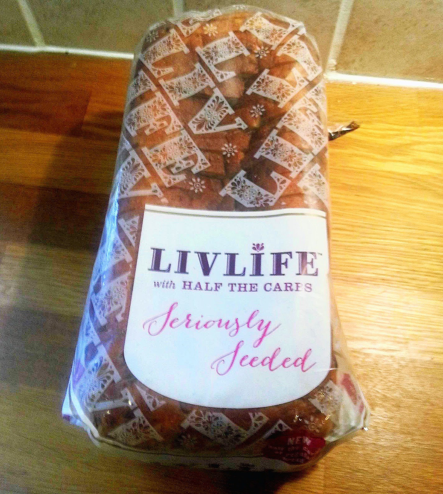 HEALTHY EATS REVIEWS : LIVLIFE BREAD REVIEW - A N E M I S T Y L E