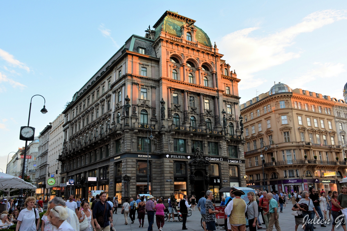Coins du Monde: AUTRICHE - Vienne - Les rues de la capitale et le Graben