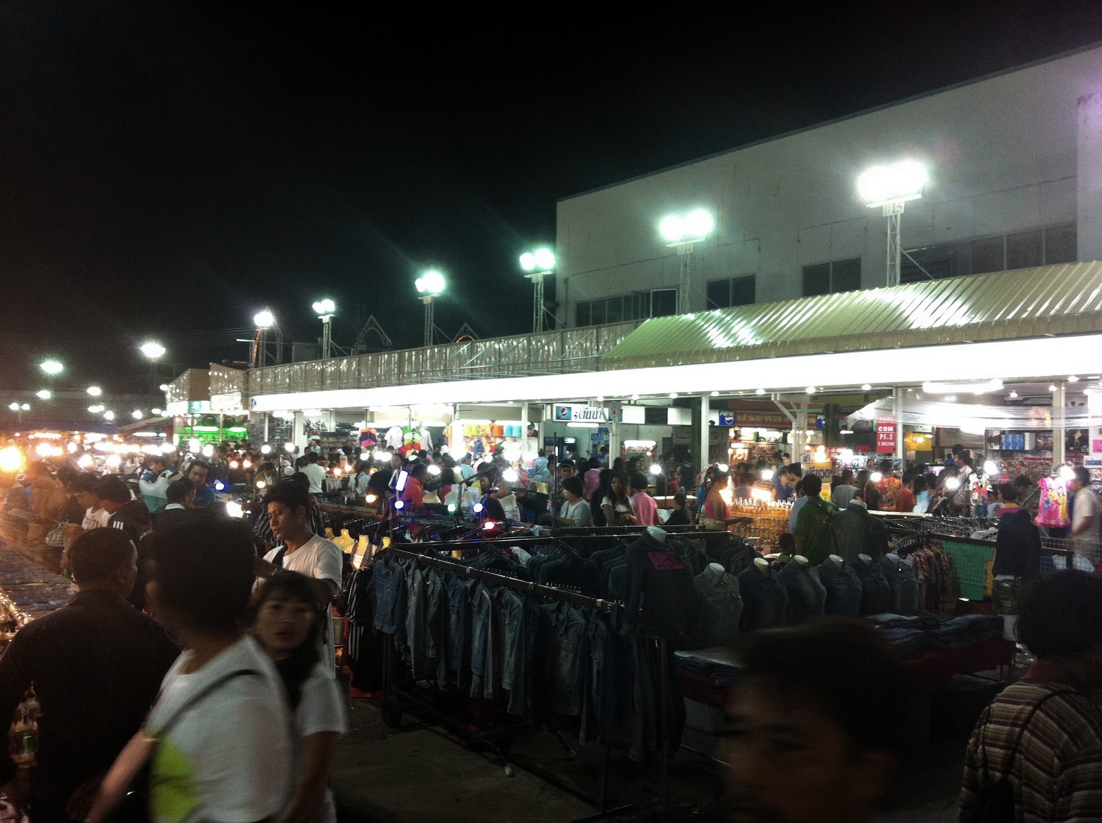 Out and About Thailand: Save One Flea Market - Korat