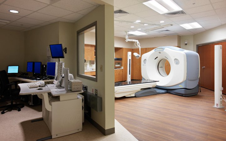 YaYa's Bow-Wow's: A Very Relaxing Day ... Inside the Pet Scan Machine!