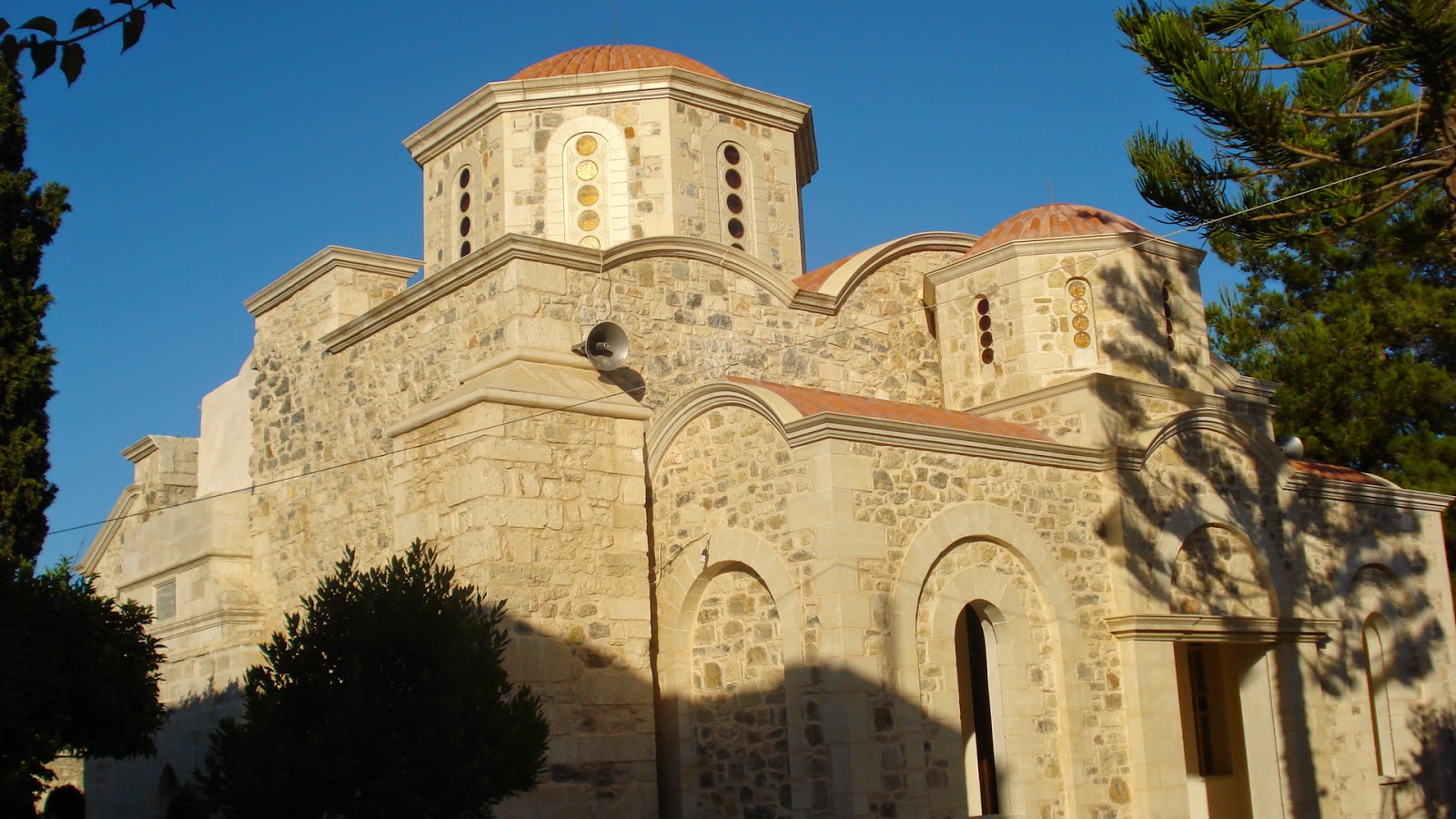 ΚΡΗΤΙΚΑ ΦΥΣΙΚΑ ΠΕΤΡΩΜΑΤΑ: ΙΕΡΑ ΜΟΝΗ ΑΓΚΑΡΑΘΟΥ