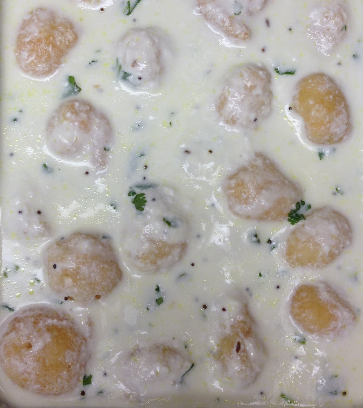 Perugu Aavada / Perugu Garellu / Dahi Vada / Perugu Vada ~ Krishni's ...