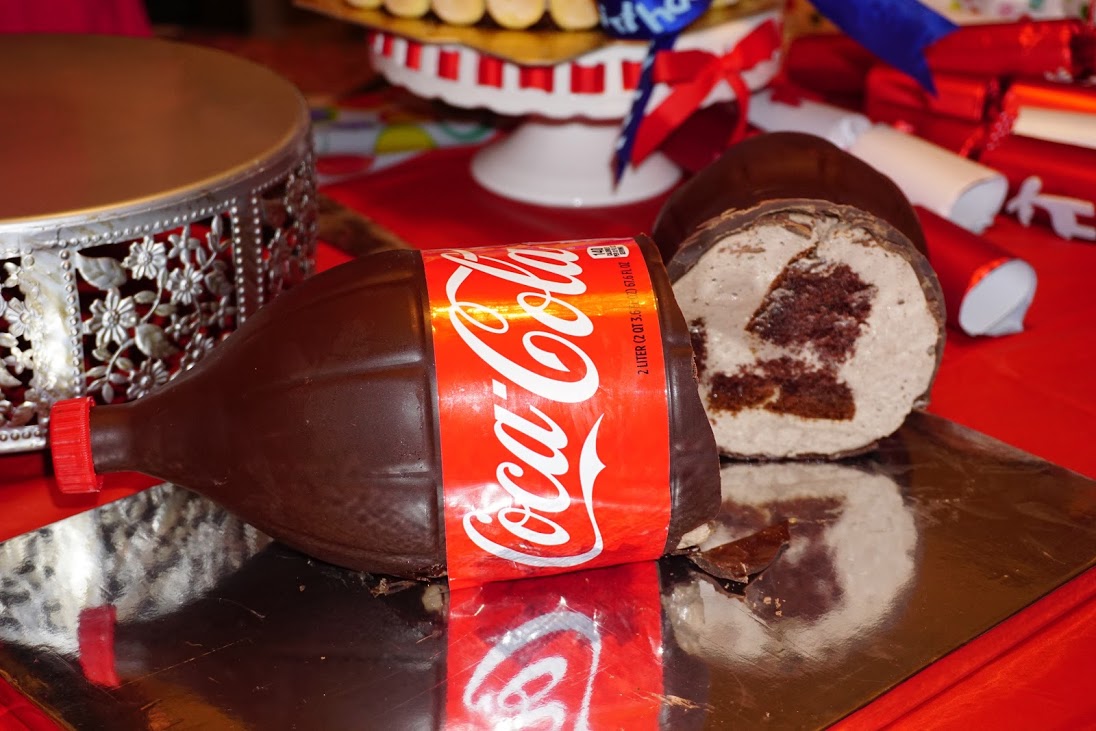 ஜ۩۞۩ஜ Vanessa の 温馨厨房 ஜ۩۞۩ஜ : Coca Cola Bottle Cake