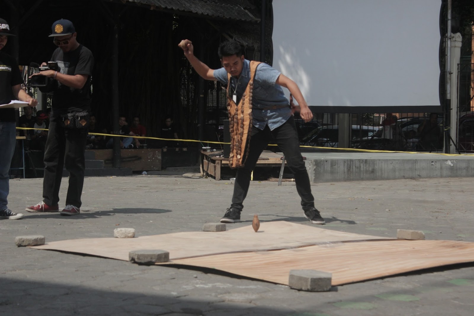 Permainan Habayang (bagasing) | HIMAPAKAT DIY