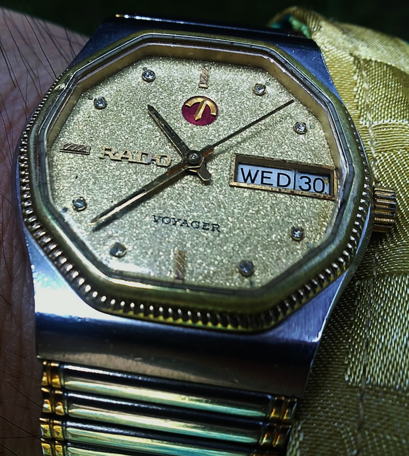 koleksijampecks: Jam Rado Decagon gold Rim shinning dial auto Watch