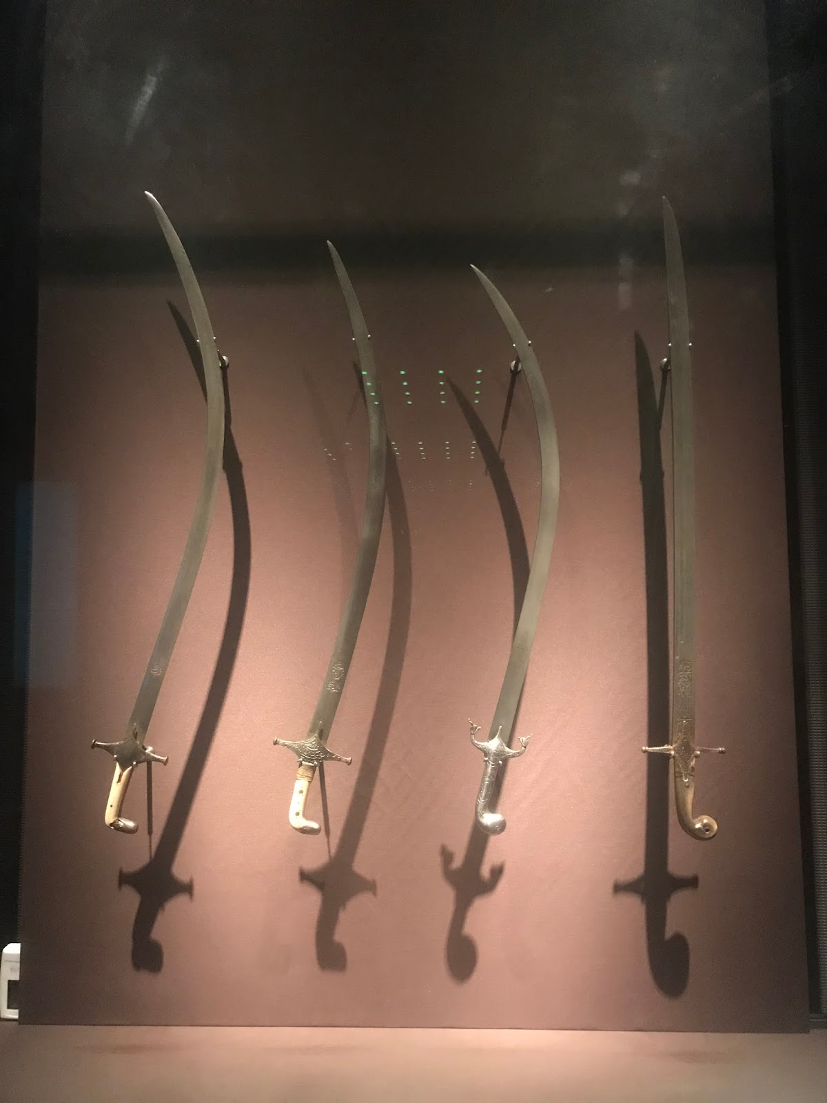 Skeptic in Qatar: Weapon and Armour Exhibit at the Islamic Museum