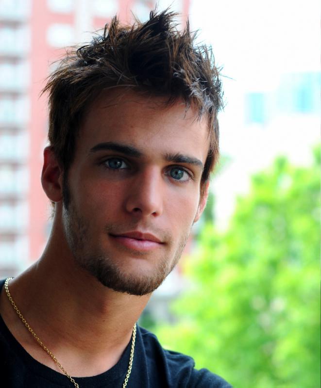 L'Homme du Jour: ALEX LAGO