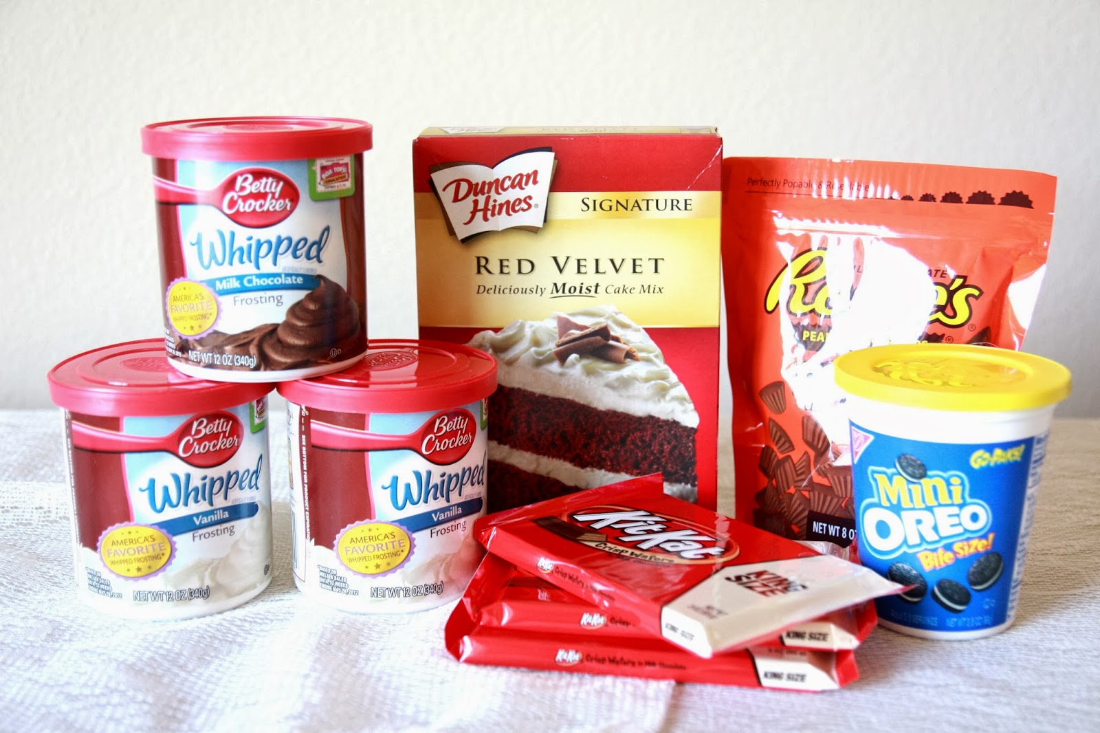 dr. sweet tooth: Kit Kat Red Velvet Oreo Madness Cake