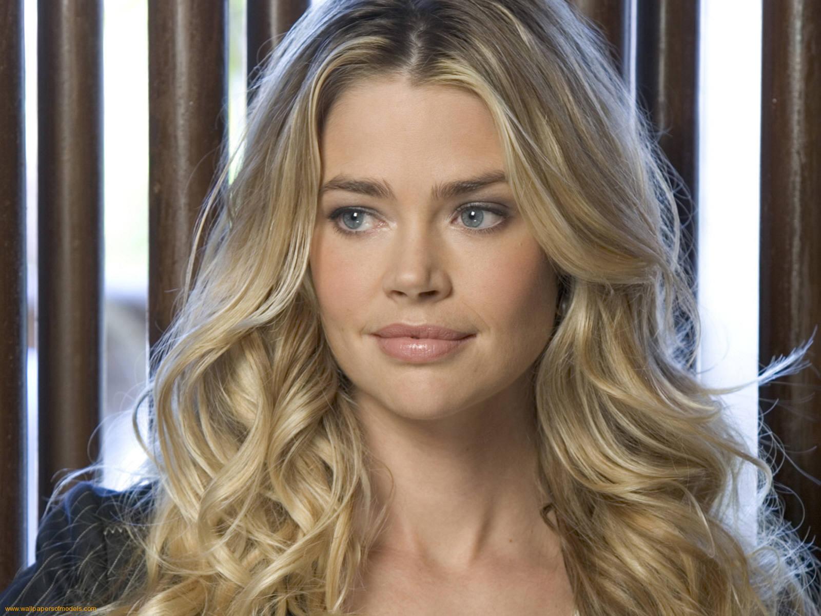 AS MAIS BELAS ACTRIZES DE HOLLYWOOD: Denise Richards