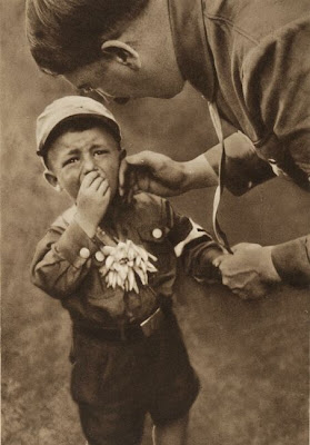 Hitler cariñoso y jovial | EL CAJÓN DE GRISOM