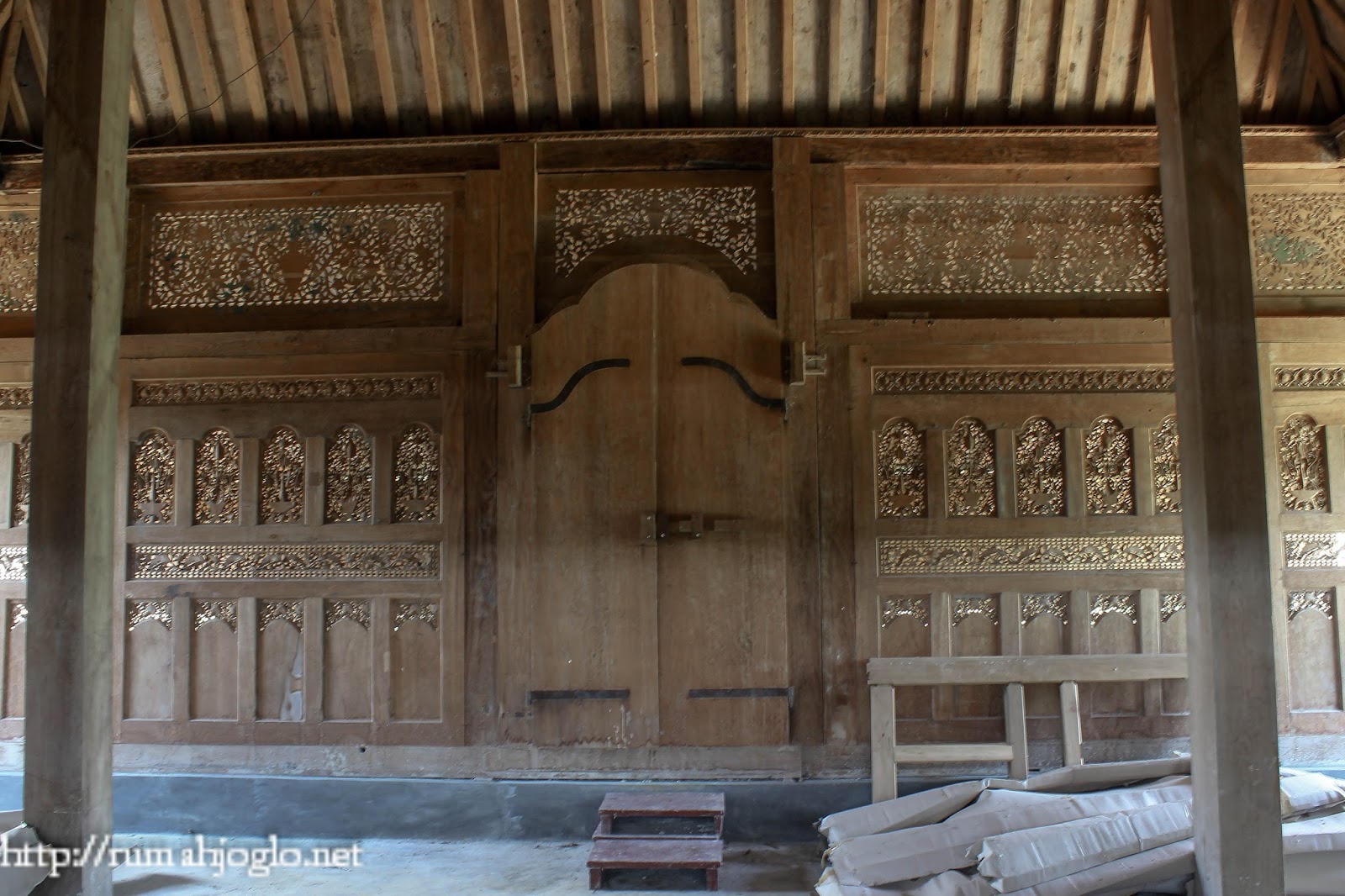 rumah tradisional joglo dalam estetika tradisi jawa ~ Rumah Joglo.net