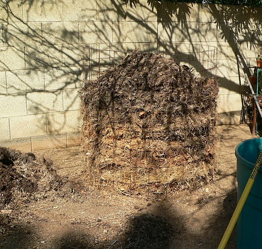 Lazy Gardening: DIY Cheap Compost Bin