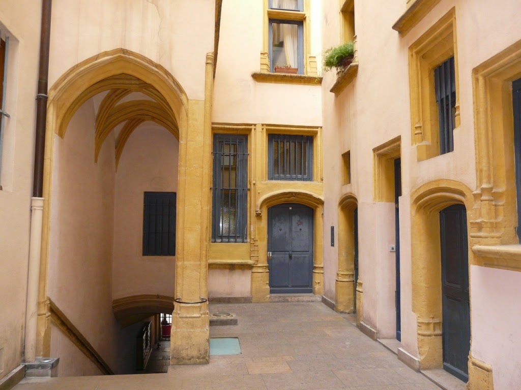 LUIS LÓPEZ PUNTO COM: LYON: Bella ciudad francesa que recuerda París