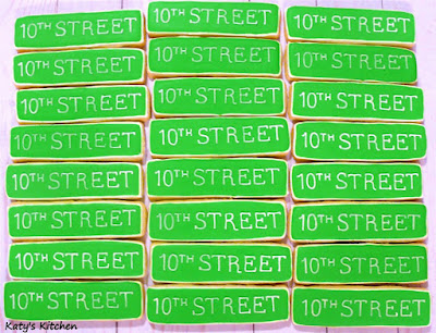 Katy's Kitchen: Street Sign Cookies