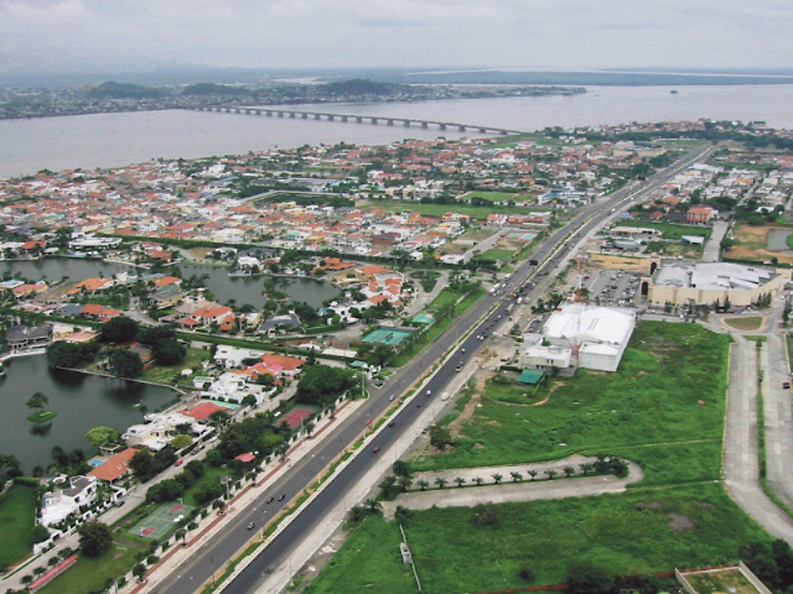 samborondon: CANTÓN SAMBORONDÓN