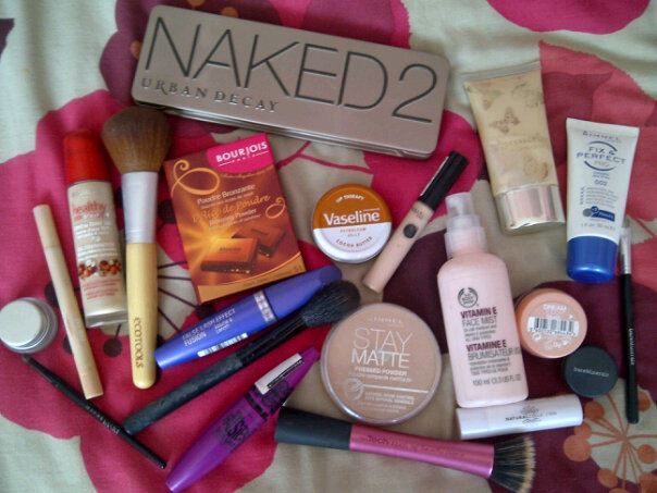 Meg's Boutique: Video-My Everyday Makeup Routine & Products