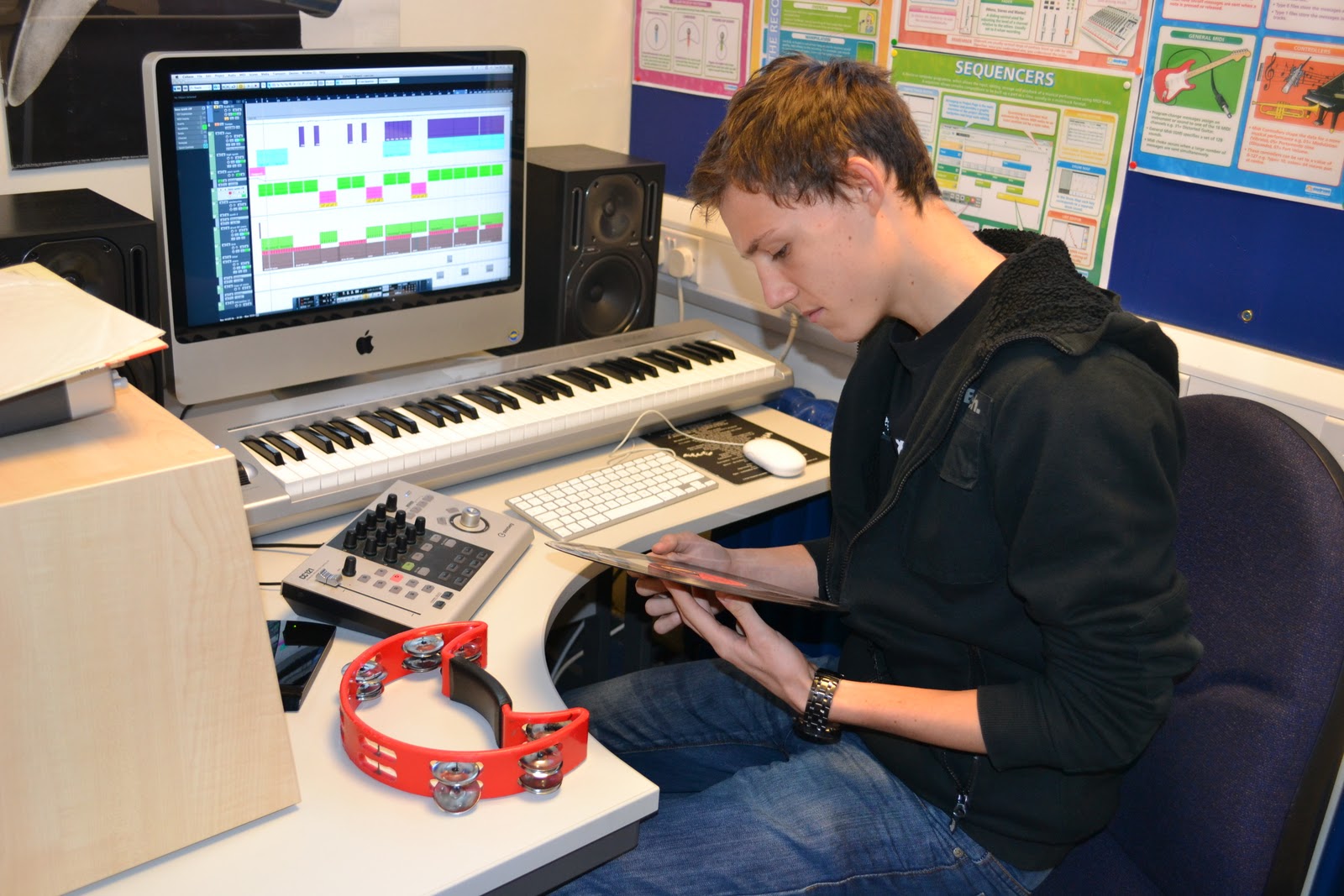 Mike Fairhurst's Winstanley A2 Newspaper Blog: November 2011