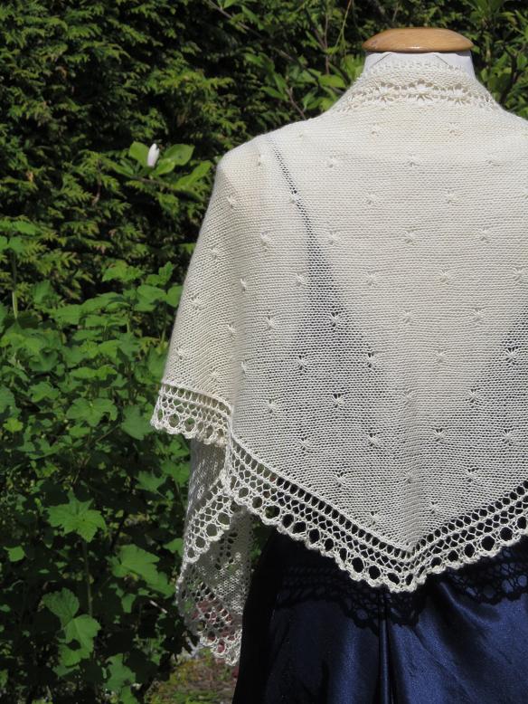 A passion for knitted Lace: Sister "Lotus" Shawls