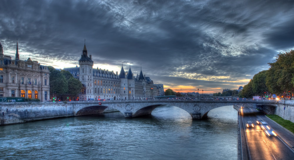 La Conciergerie (Palais Royal et prison du XIVè siècle) et le Pont au Change | Paris Ier - BOÎTE ...