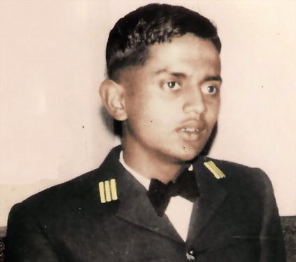 Pakistan Cricket Players Biography Wallpapers : Rashid Minhas Shaheed