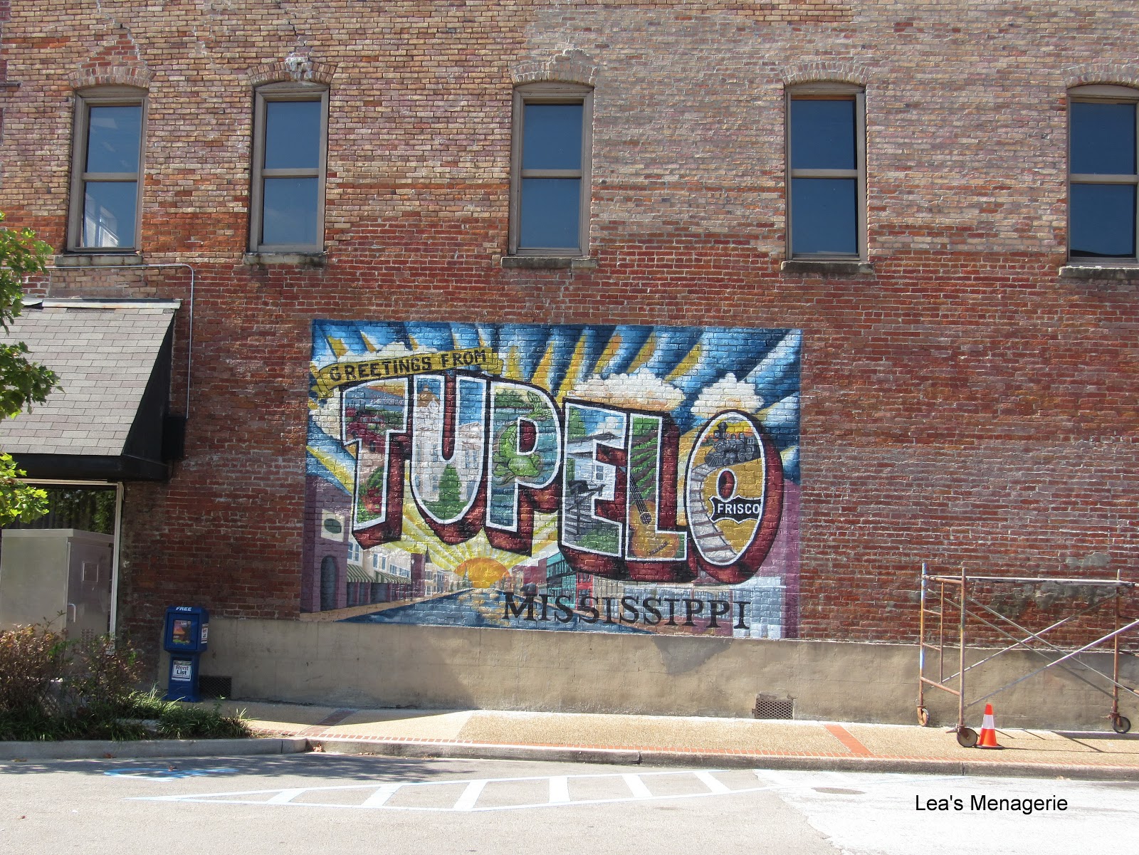 Lea's Menagerie: Mural: Tupelo, October 8, 2018