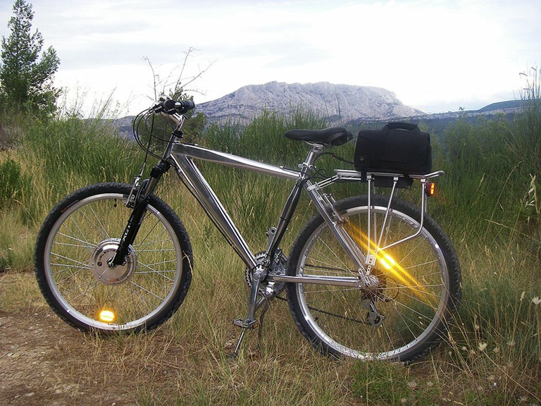 The Provence Post: Easy Rider: Electric Bikes in Provence
