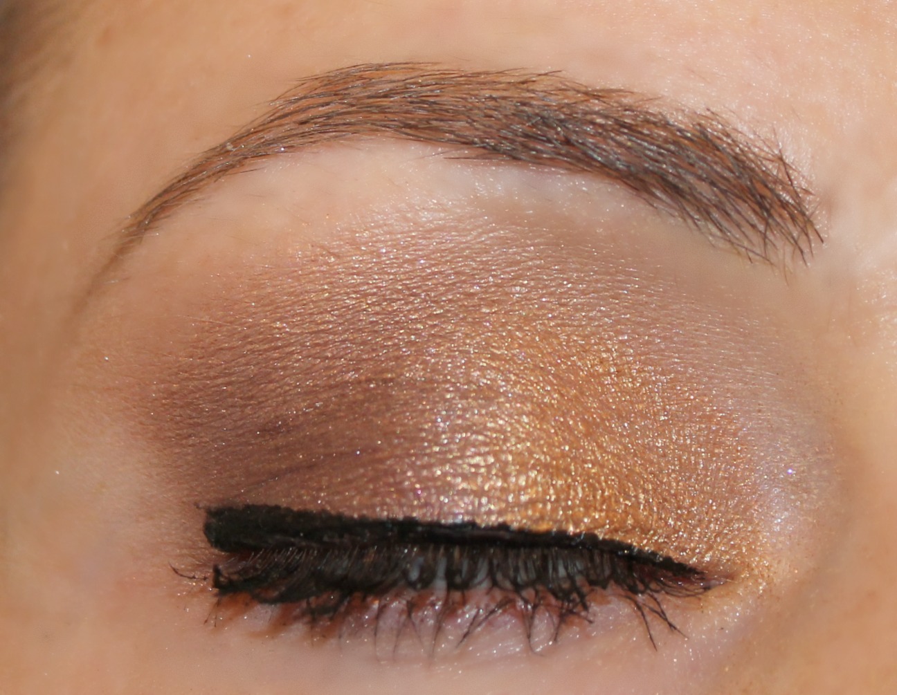 blushing basics: New Years Countdown #9 Two Color Eye Makeup Tutorial