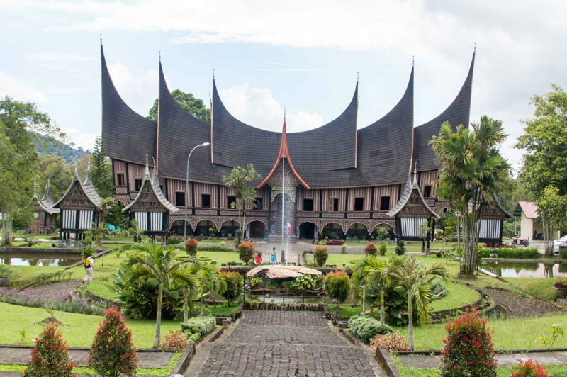 8SCAPE TRAVEL SERVICES