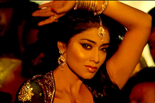 Sizzling Shiriya Saran Pictures From ' Chamiya Song ' ~ Bollywood World