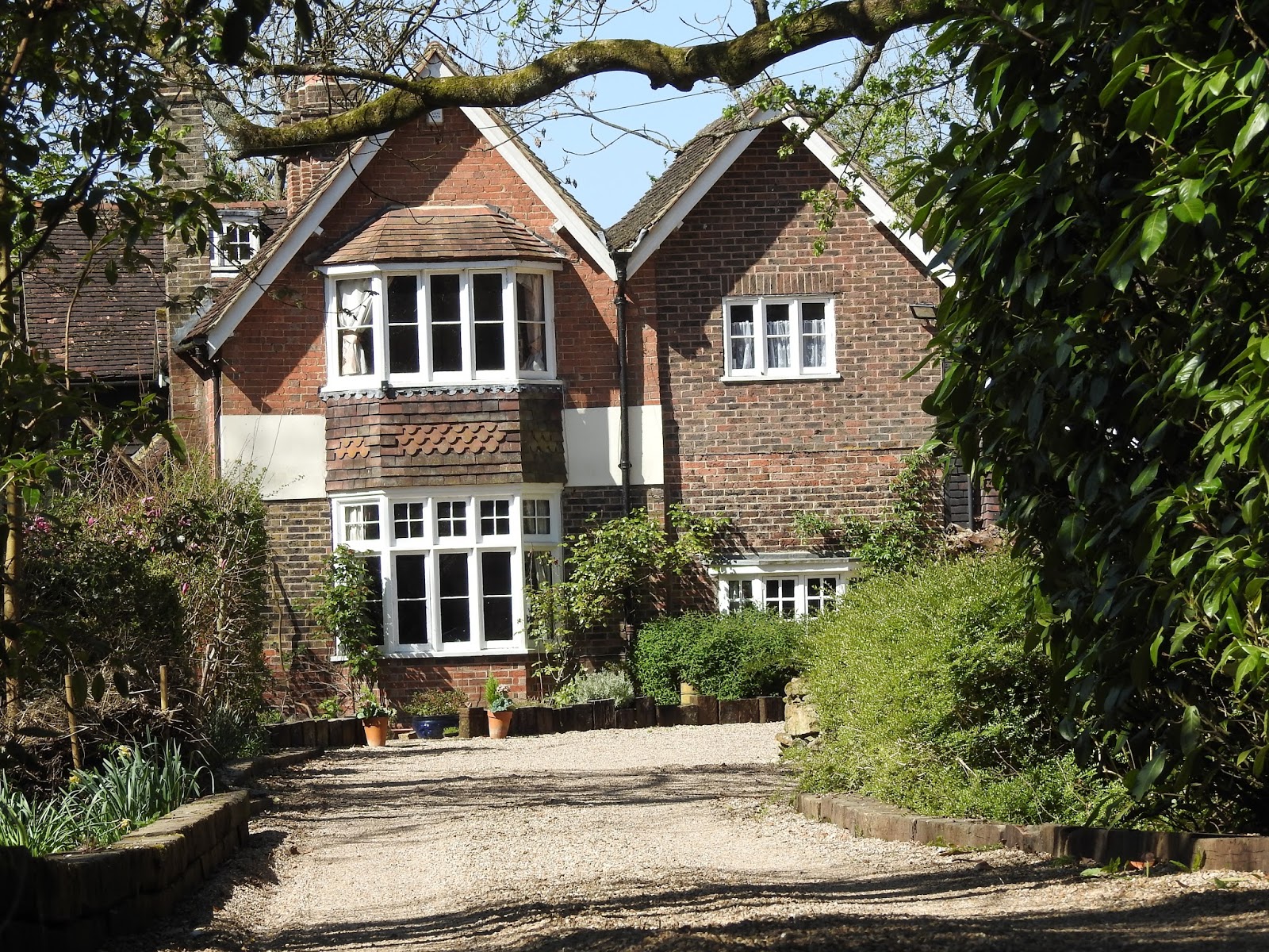 Crawley Old Town: THREE PICTURES: Newstead Lodge, Ifield