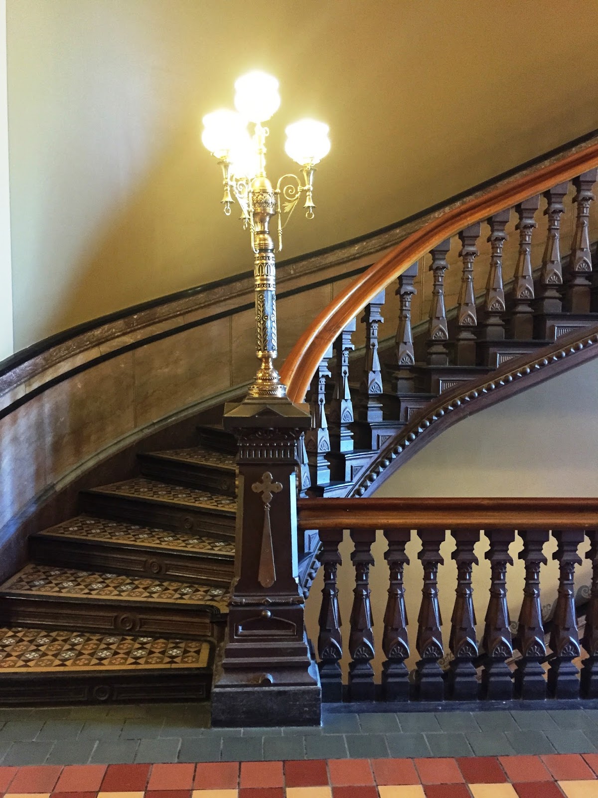 Souvenir Chronicles: DES MOINES, IOWA: STATE CAPITOL BUILDING INTERIOR