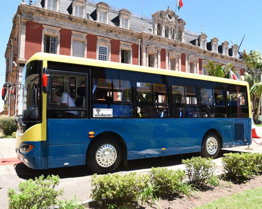 L'autobus intelligent arrive à Madagascar | HabarizaComores.com | Toute ...