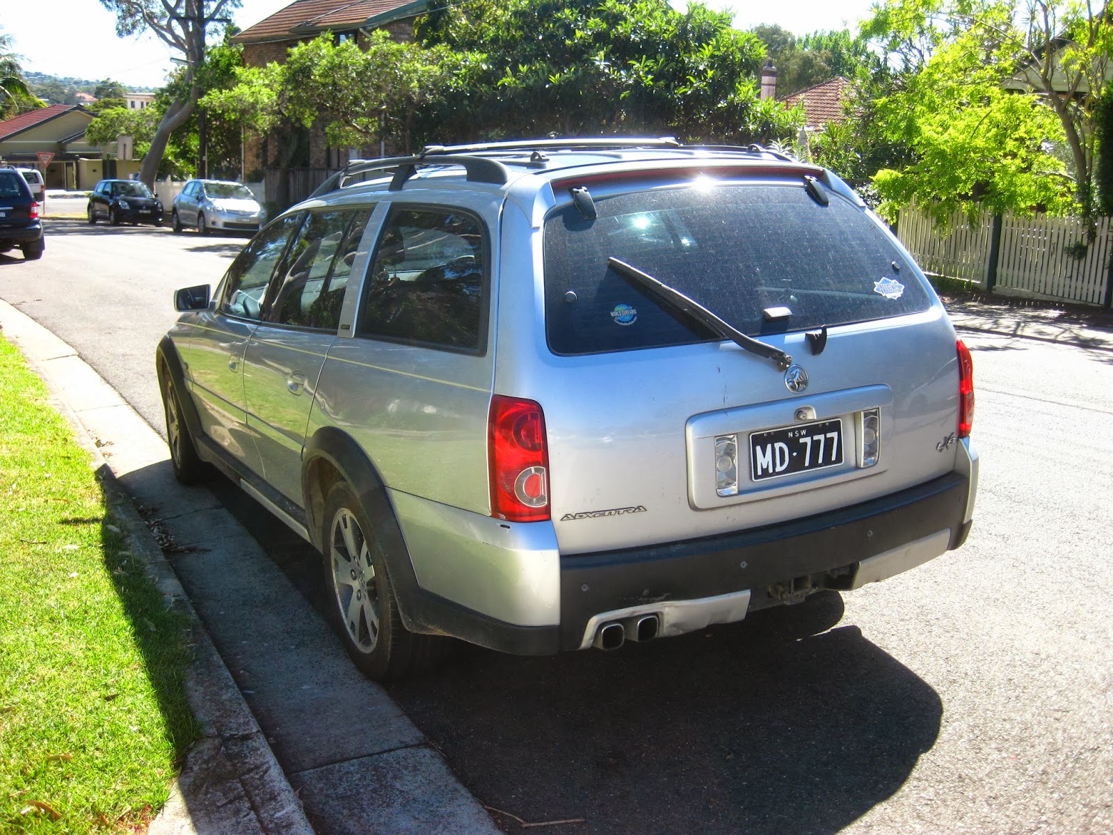 Aussie Old Parked Cars: 2005 Holden VZ Adventra LX8
