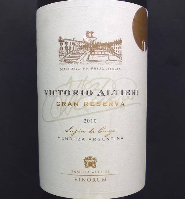 Me gustó su estilo: moderno y tradicional a la vez. Aplausos!