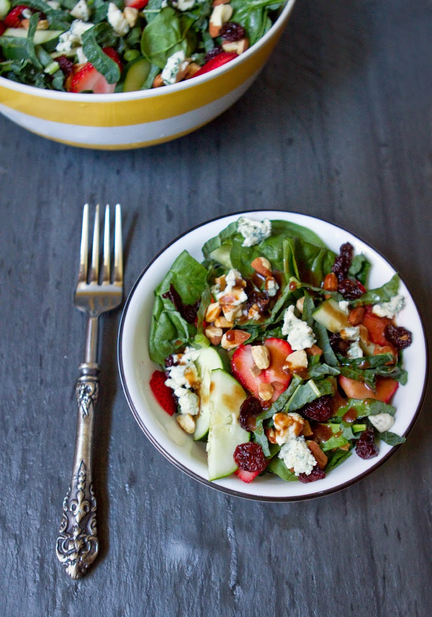 Little Market Kitchen: Summer Salad with Simple Raspberry Vinaigrette
