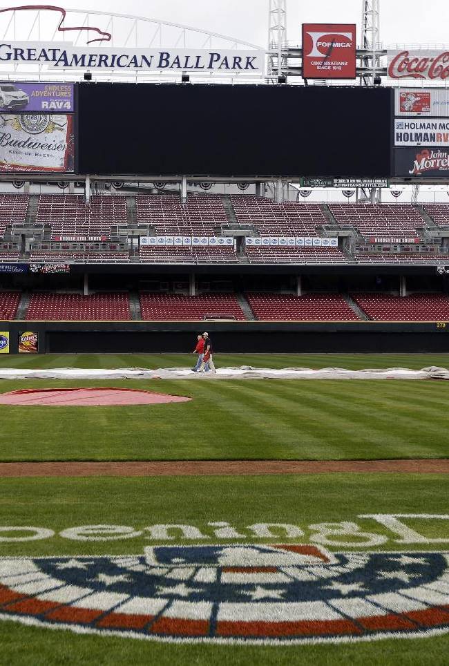 XM MLB Chat: Cincinnati Reds grounds crew puts final touches on field ...