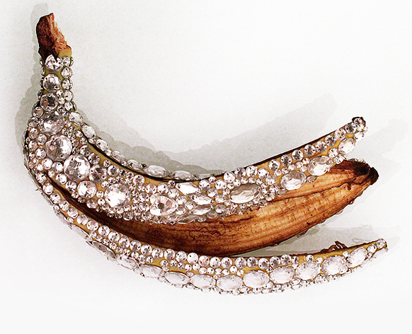 Kuweight 64: ROTTING FRUITS DECKED IN JEWELS BY ARTIST LUCIANA RONDOLINI