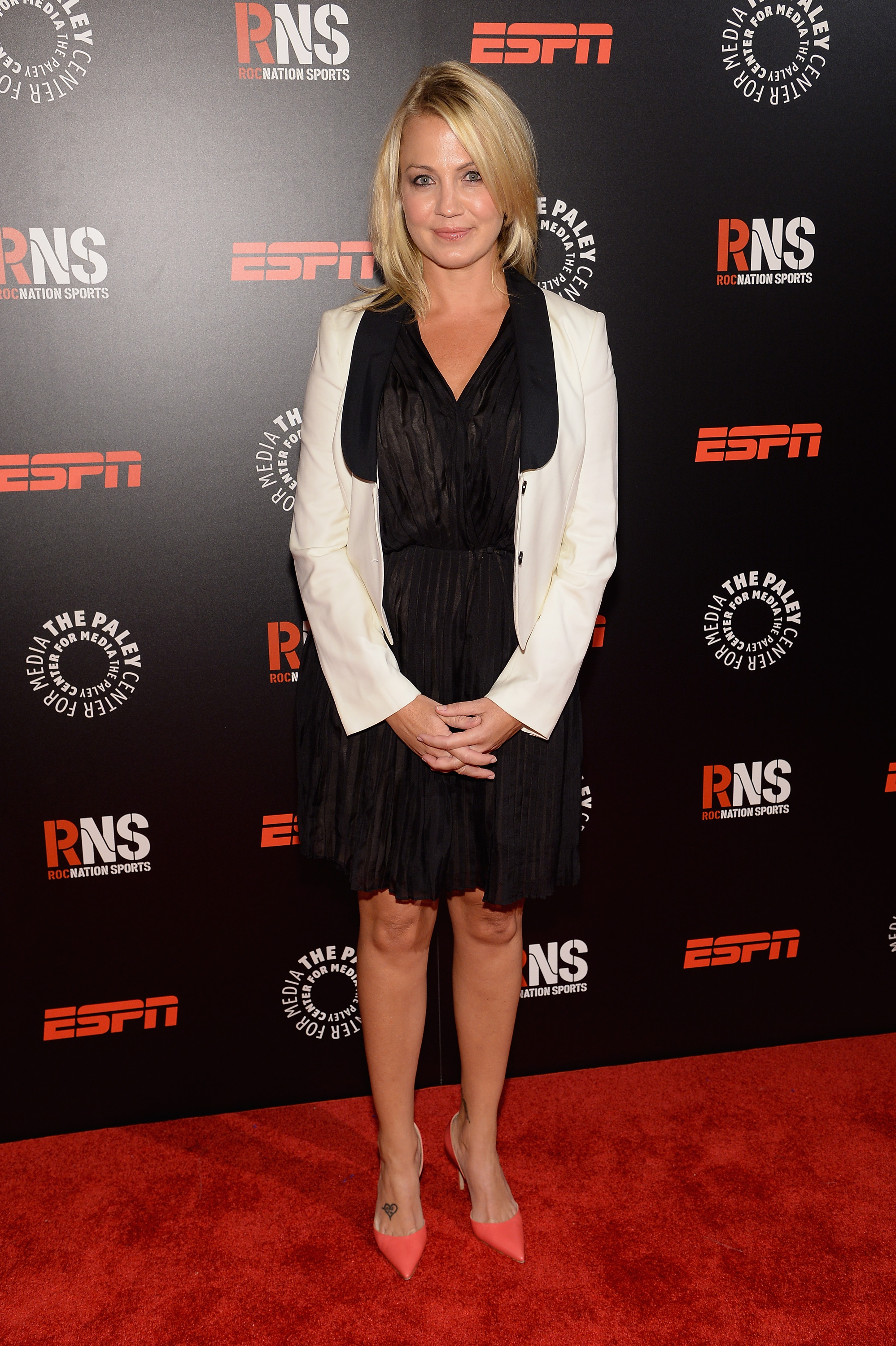 The Toe Cleavage Blog: On vacation - Michelle Beadle