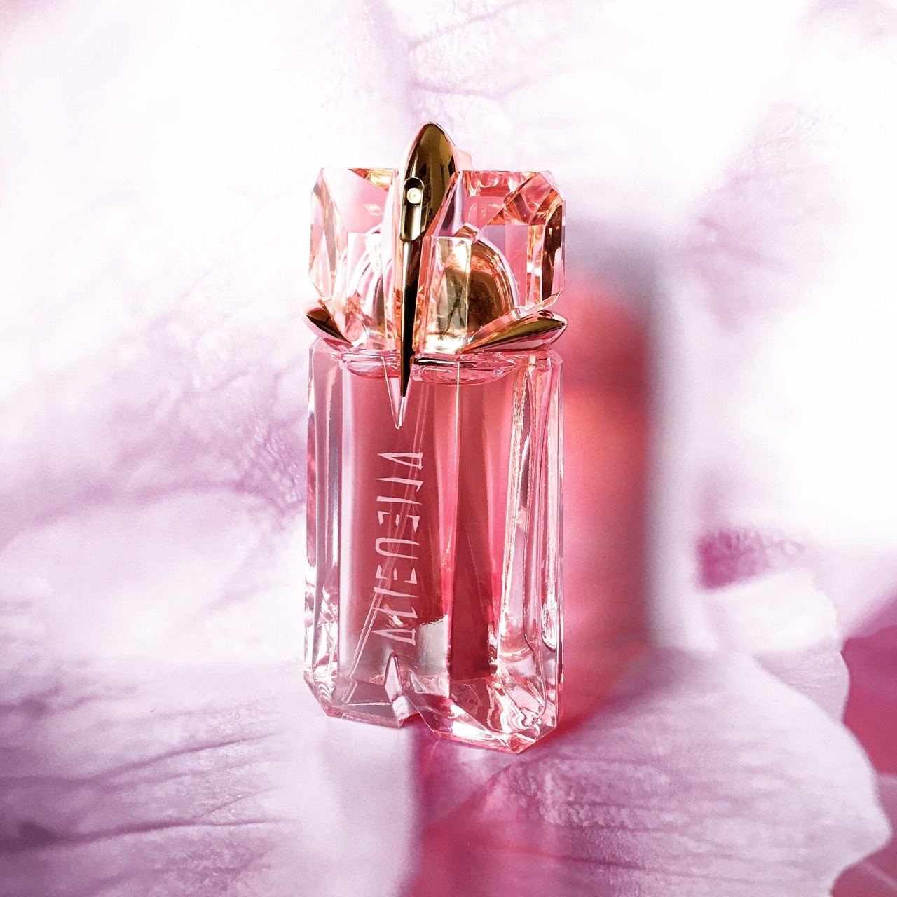 The Beauty Cove: IL PROFUMO: ALIEN FLORA FUTURA di MUGLER