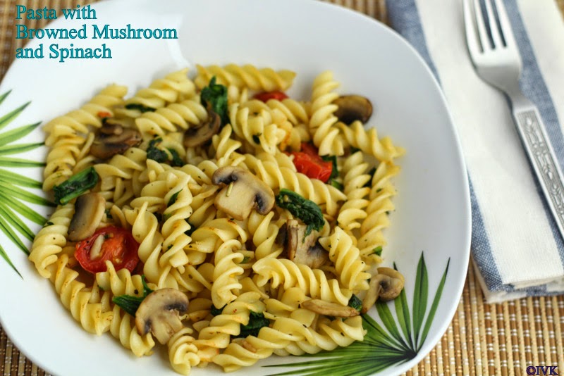 IndianVegKitchen: Fusilli with Spinach and Mushroom | Easy Pasta Recipe