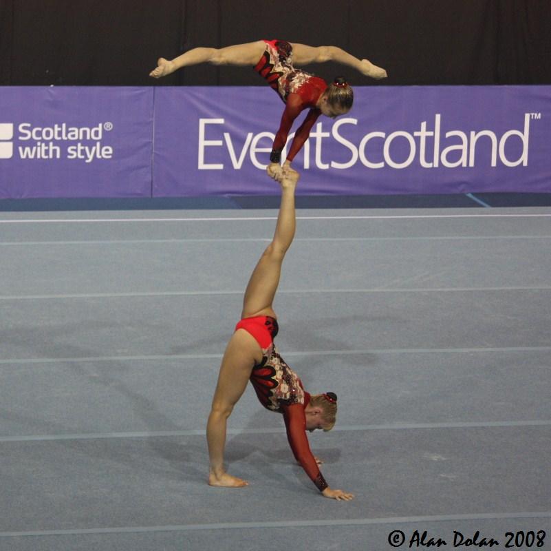GIMNASIA ACROBATICA: LAS MARAVILLAS DEL CUERPO HUMANO
