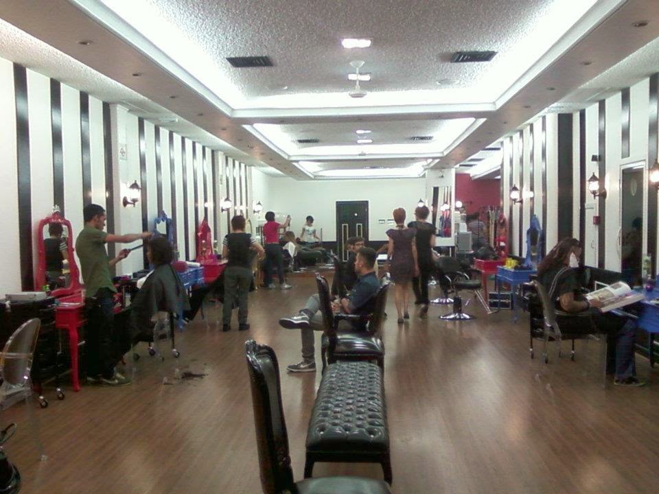 Só pra sentir o clima do Circus Hair.